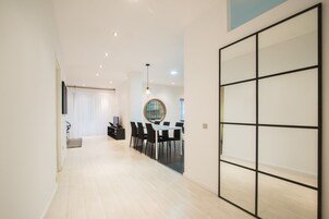 Apartamento Superior SV01 | Sala de estar | TV de ecrã plano 