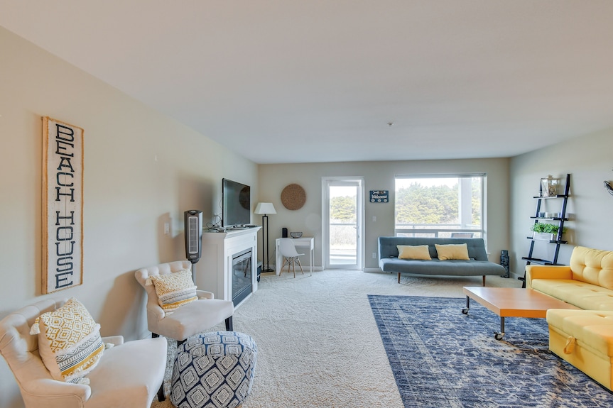 Westport Vacation Rental: Walk To Beach! - Westport Light State Park, Westport