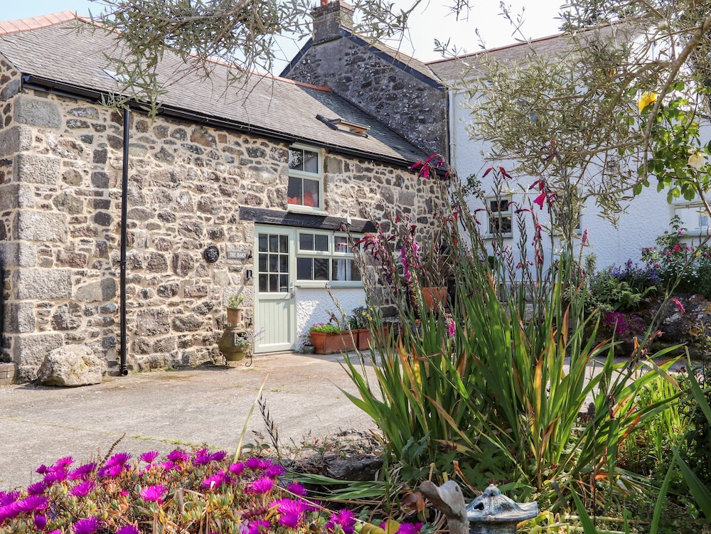 The Barn At Trevothen Farm - Coverack