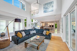 Casa, várias camas (Barefoot on Blarney) | Sala de estar