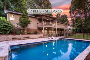Casa, várias camas (Queens Cove) | Piscina | Uma piscina aquecida 