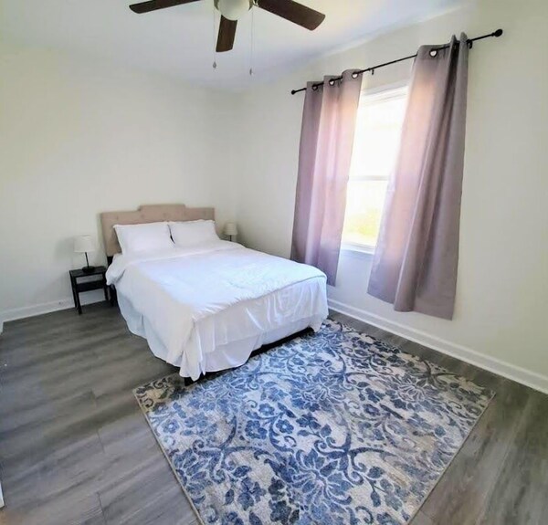 Lakewood/lyon Park Renovated Cottage Near Duke 28b - 德罕