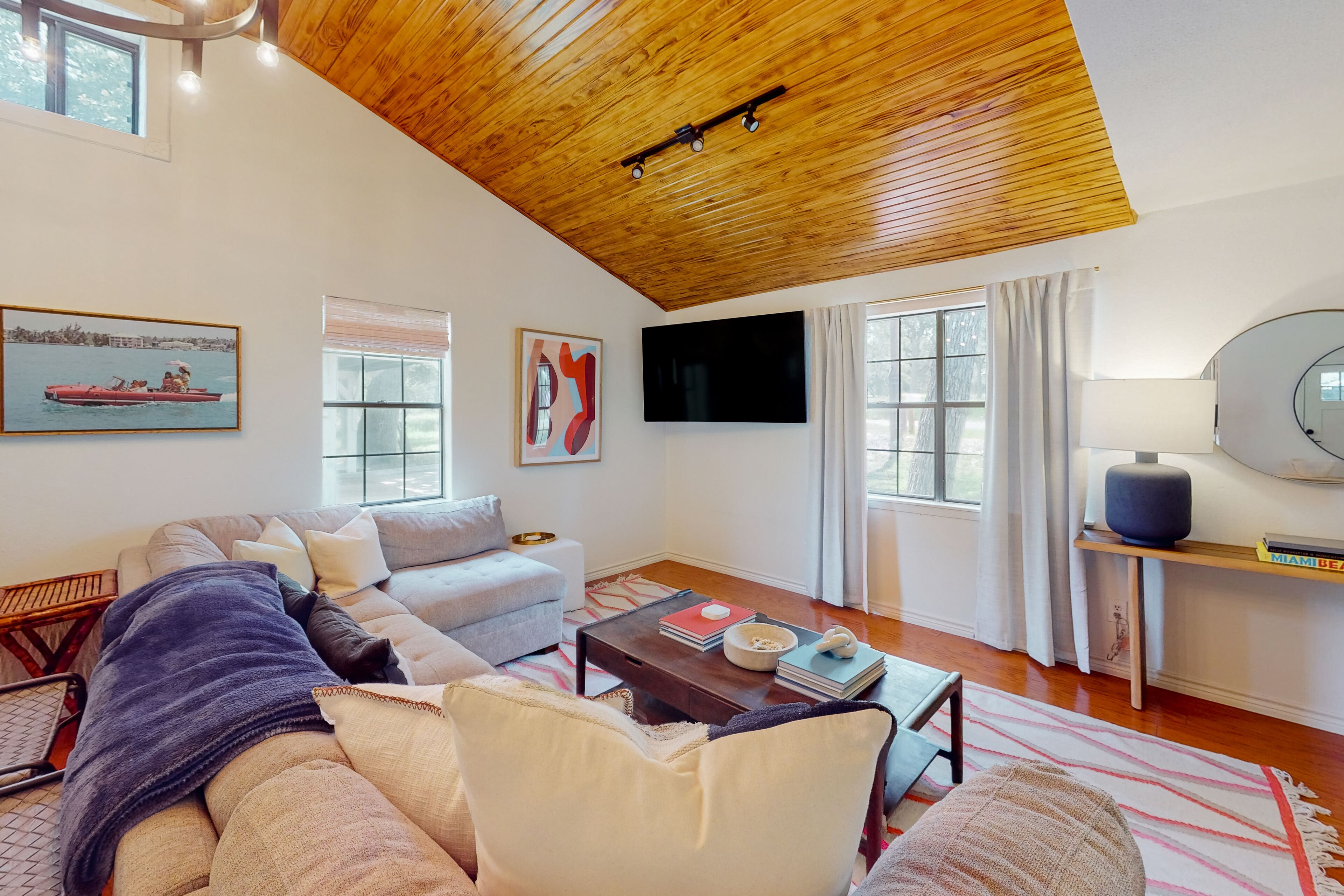 Dog-friendly Waterfront Home With Dock, Grill, Water Views, Patio, Washer/dryer - Marble Falls, TX