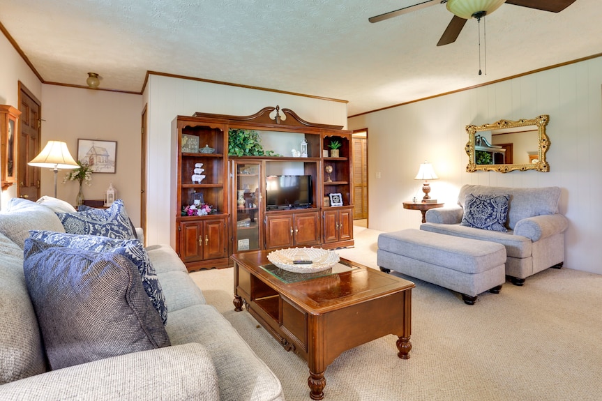Cozy Georgia Getaway W/ Deck, Grill & Fire Pit! - Cartersville, GA
