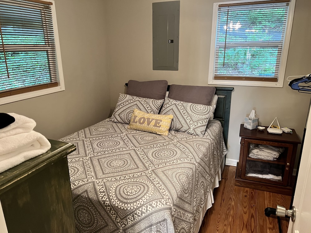 Waterfront Oasis Perfect For Couples Or Fishermen. - Guntersville Lake