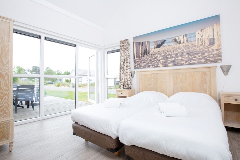 Villa In Zeeland Nahe Dünen - Ouddorp