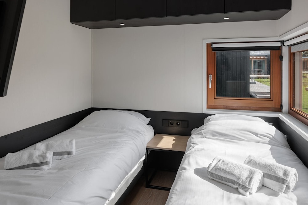 Lodge Moderno Con Airco, En Un Parque De Vacaciones Cerca De Grevelingenmeer - Brouwershaven