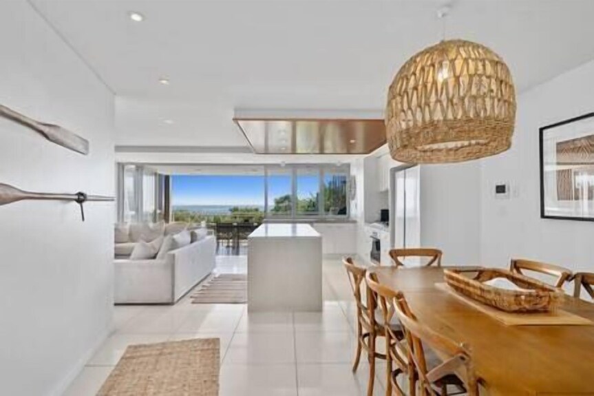 Waves 11 Is A Stunning 3 Bed 2 Bath Spacious Apartment - North Stradbroke Island