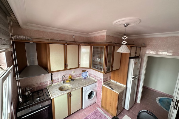 Geladeira grande, fogão, cooktop, chapa