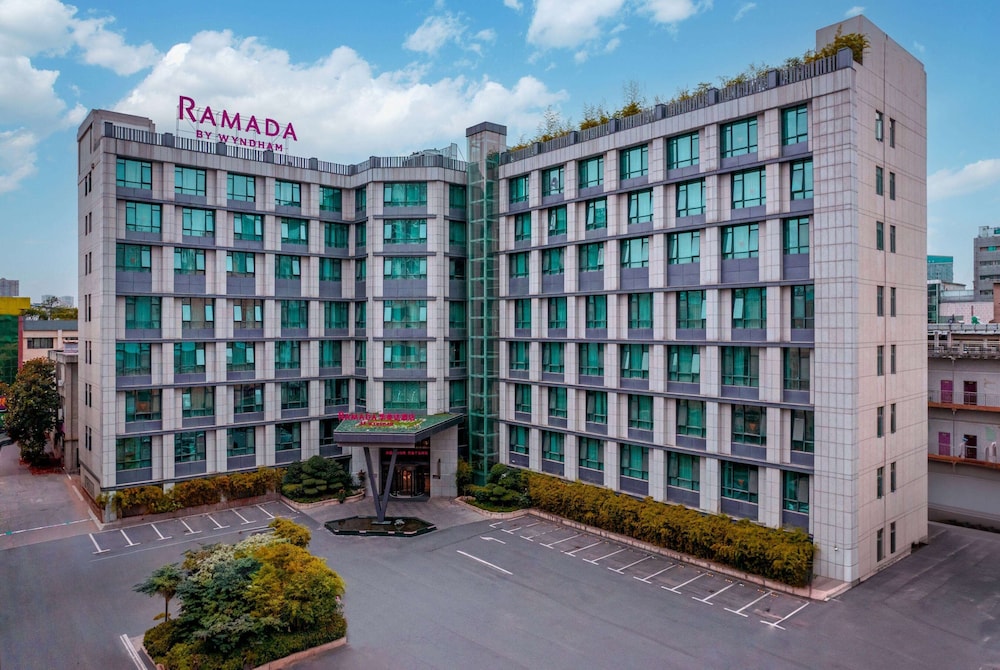 Ramada By Wyndham Xiangyang Fancheng - Xiangyang