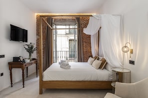 Quarto standard | Roupas de cama premium, edredons de pluma, cortinas blackout