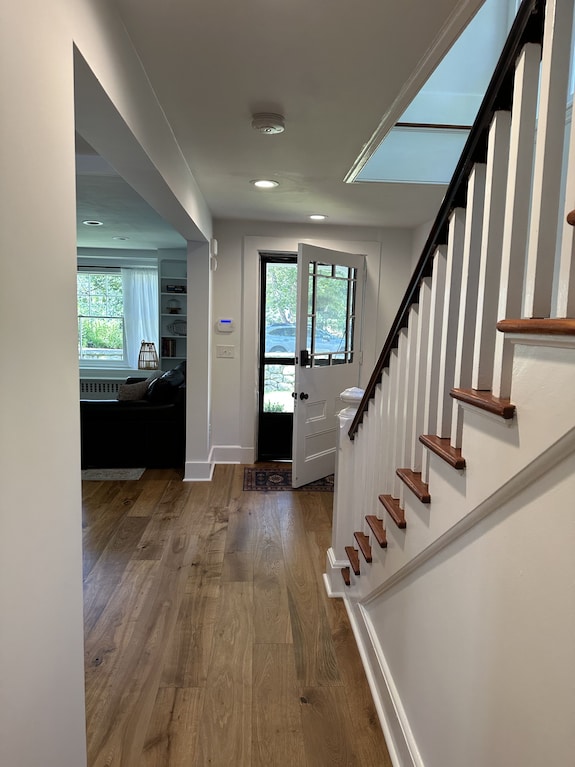 Near Bikeway, Quaint Village Center, And Beaches! Renovated, Great Natural Light - Martha's Vineyard, MA