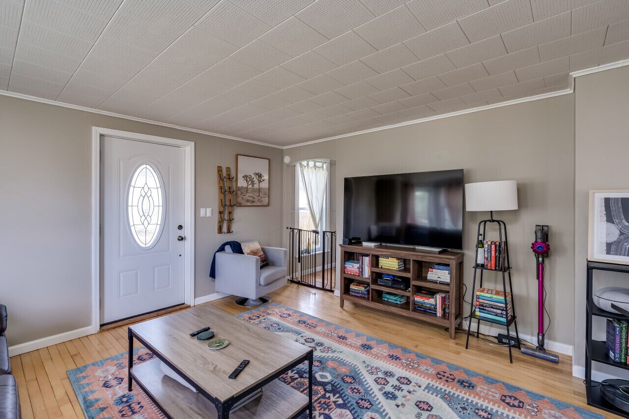 Waterview House W/ Fenced Yard, Woodboat, & Museum - Gananoque