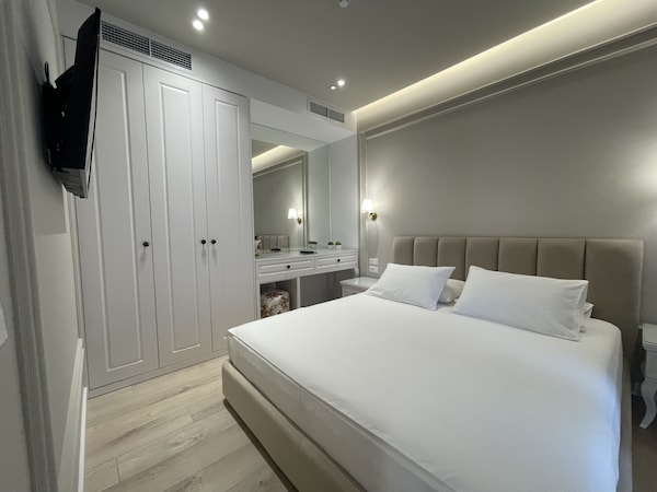 Seaside Hotel - Avlonya