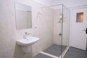 Quarto triplo família | Banheiro | Toalhas de banho 