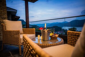 Quarto Twin Deluxe | 1 quarto, roupa de alta qualidade, minibar, cofre no quarto 