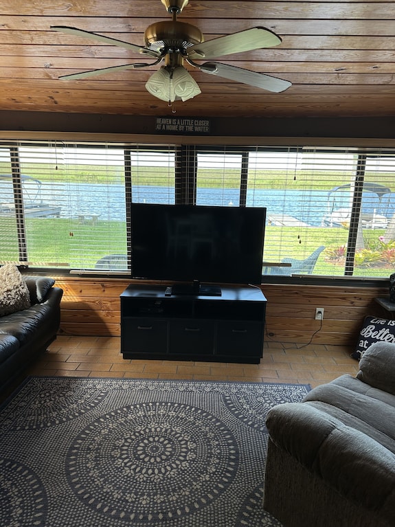 Large Waterfront Cabin With Dock And Access To Lake Okeechobee - Caribe