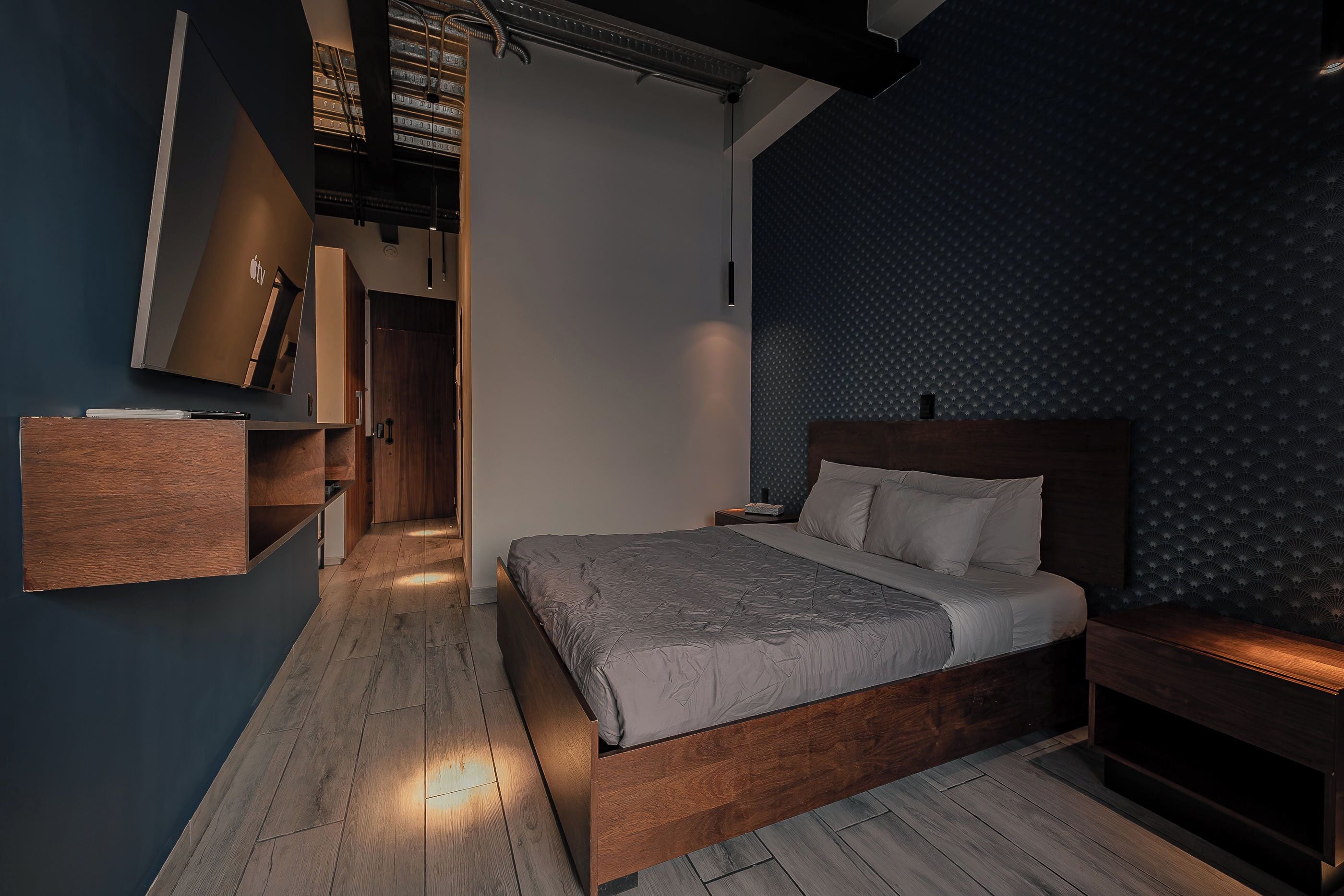 Loft luxo, 1 cama Queen, cozinha americana, vista para a cidade (2) | Lençóis italianos Frette, roupas de cama premium, edredons de pluma