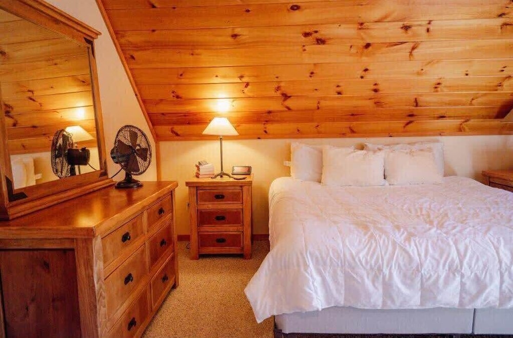 Hilltop 4-br Retreat 8-min To Okemo Mountain - Ludlow, VT