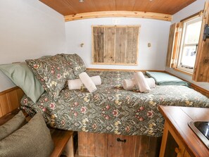 3 quartos, com decoração personalizada, com mobília individualizada