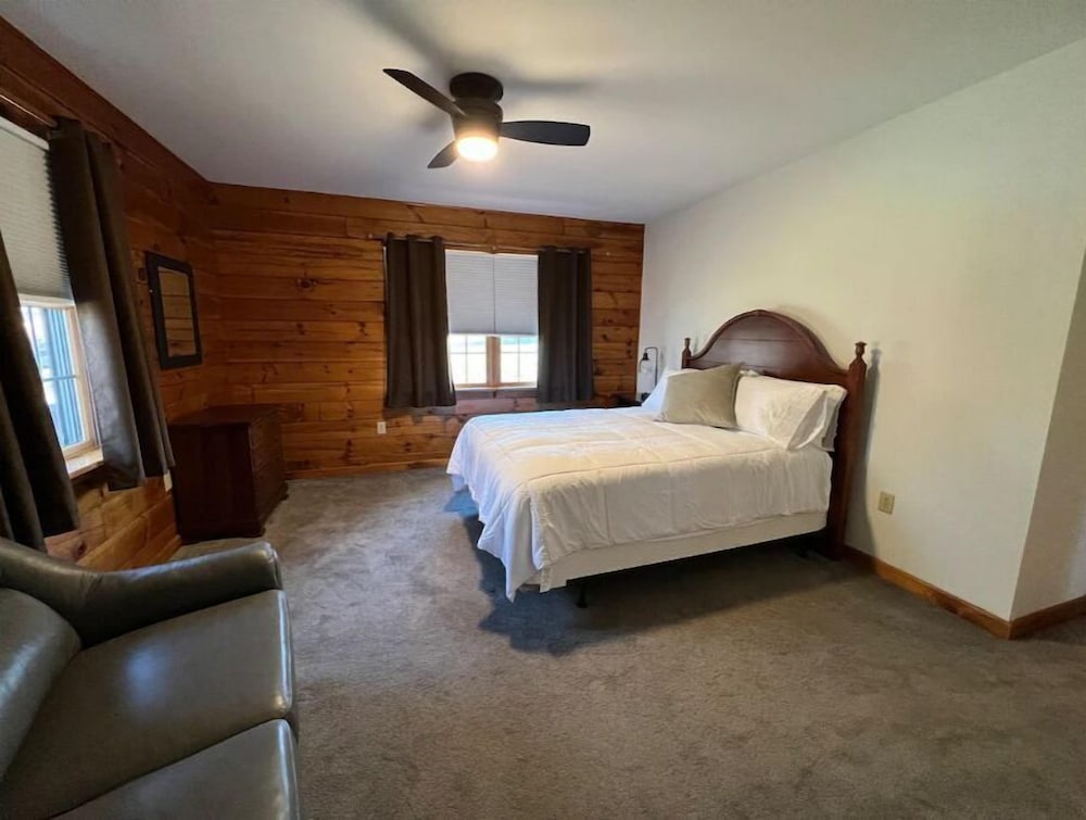 Log Cabin Beauty - Amish Country - Close to River - Washington Boro | Vrbo