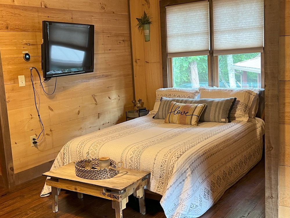 Creek View Casita - A Detached Studio on Hot House Creek! - Mineral ...