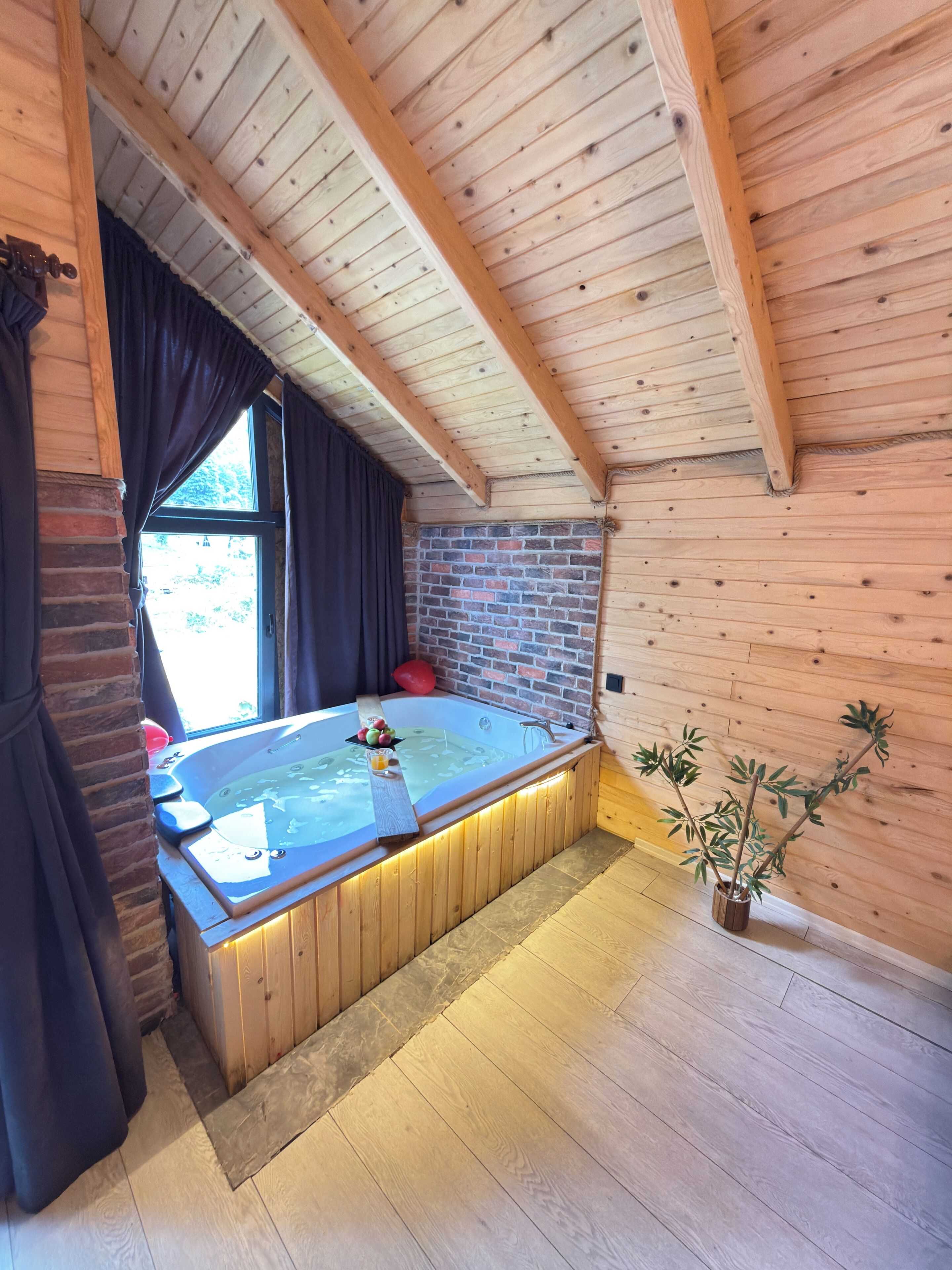 Suite de Luxo | Banheira de hidromassagem