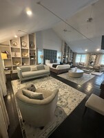 Quarto grand, 1 cama King, suíte, vista para o rio | 1 quarto, ferros/tábuas de passar roupa, Wi-Fi de cortesia