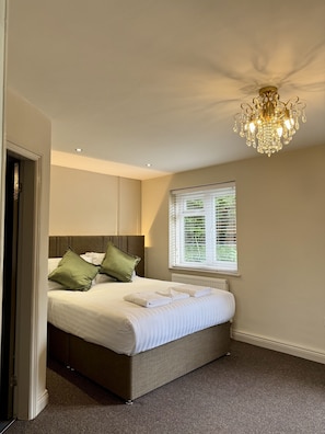 Quarto casal superior, suíte, vista para o jardim (Lounge & private garden) | Roupas de cama de algodão egípcio, roupas de cama premium