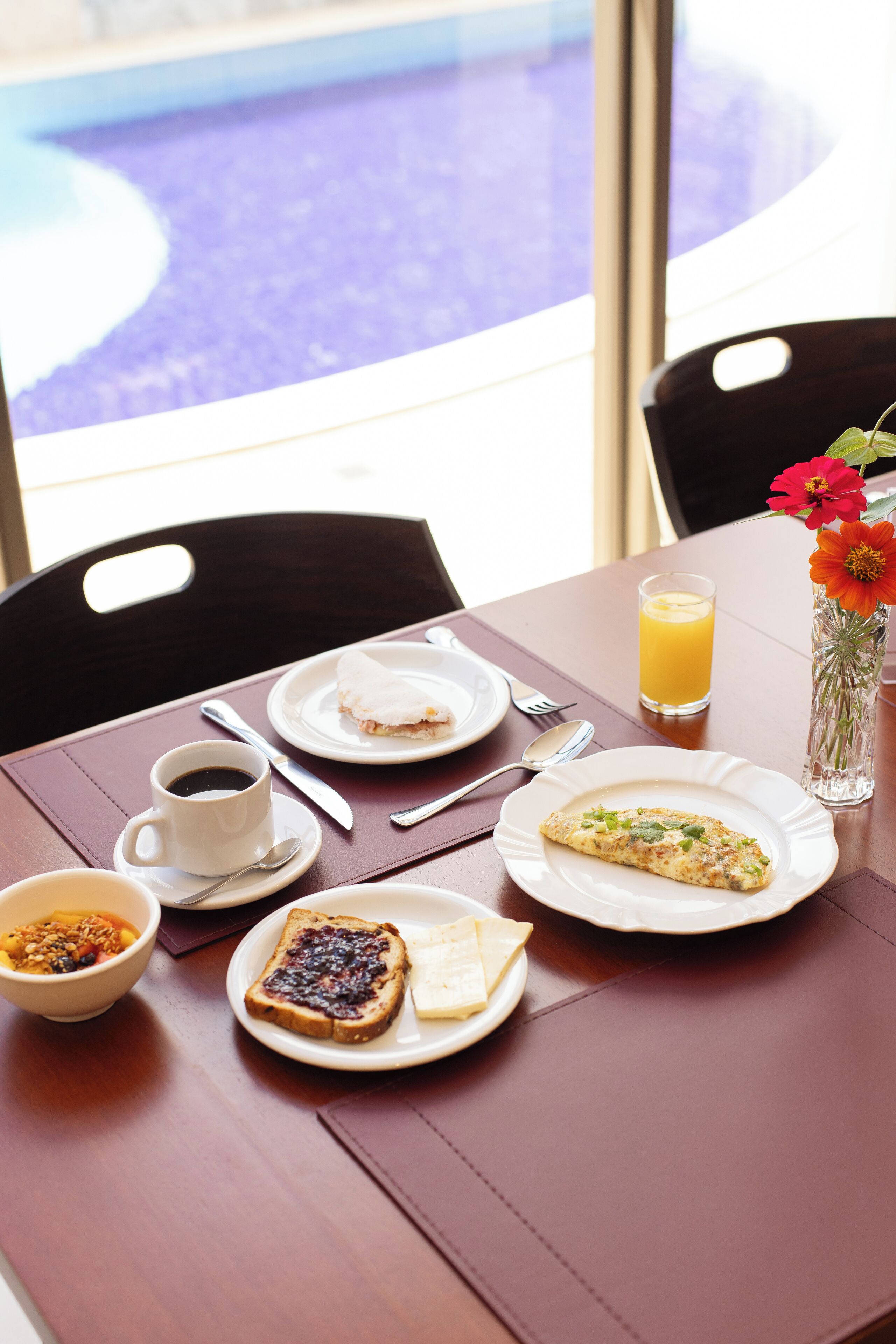 Café da manhã com buffet grátis todos os dias