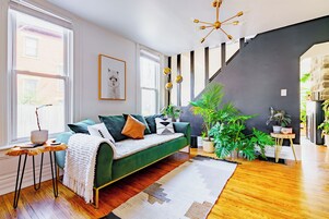 Casa Exclusiva | Casa de banho | Um chuveiro fixo, artigos de higiene ecológicos, um secador de cabelo 