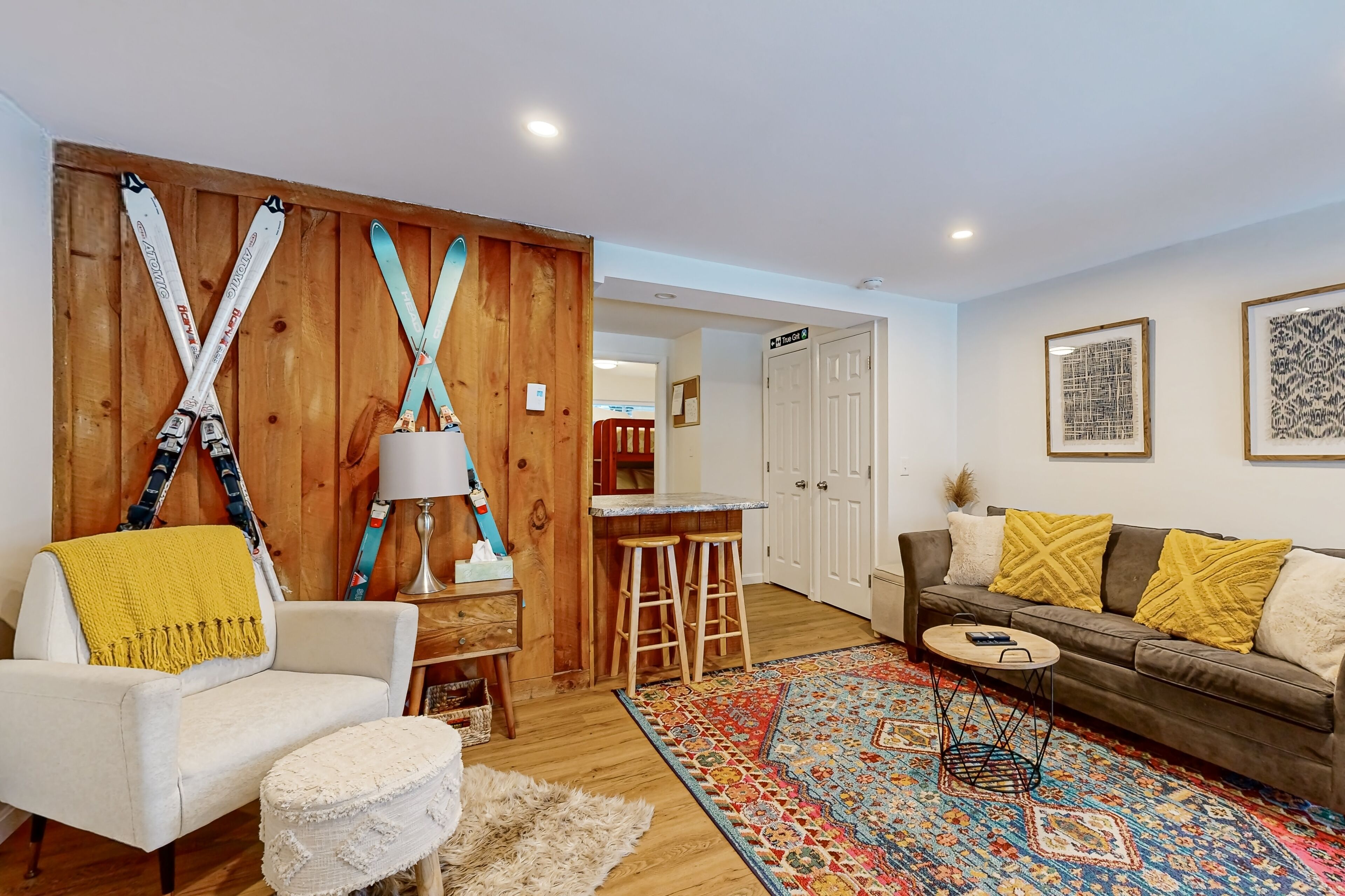 Cozy Condo Near Town Square & Slopes W/ Gas Fireplace, Pool/deck-dog Friendly - Waterville Valley, NH