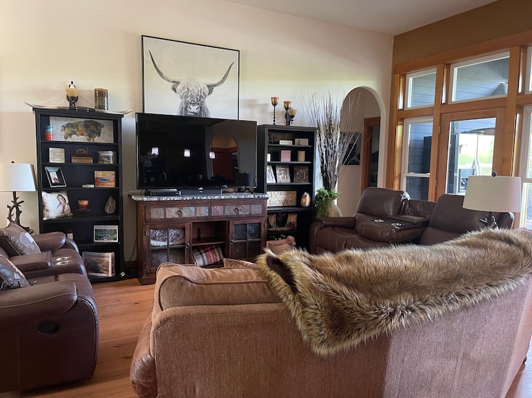 Gorge Getaway!...custom Home W/ Heated Pool/hot Tub/sauna/theatre Room - 胡德里弗