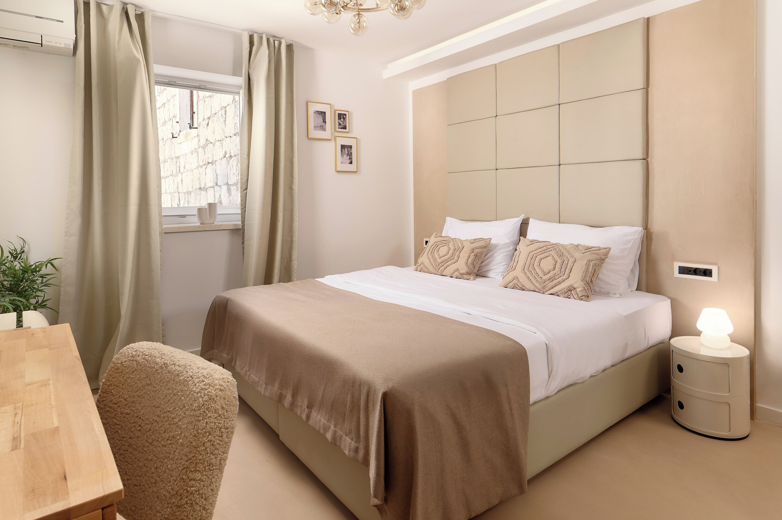 Quarto casal luxo | Escrivaninha, Wi-Fi de cortesia