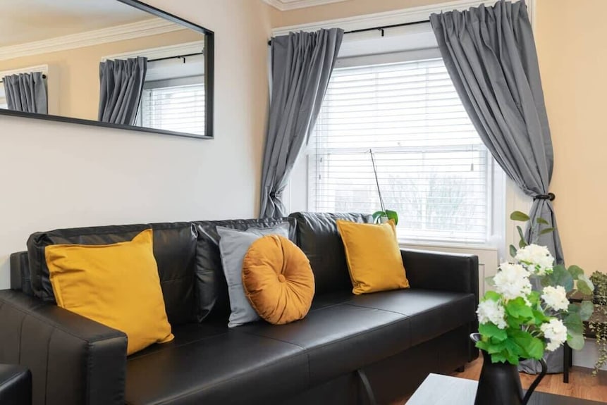 Central 1bed Apt Reliable Fast Wifi & Tv - Swords