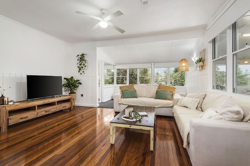 The Shack - Beautifully Renovated 3 Bedroom Holiday Home - Port Macquarie