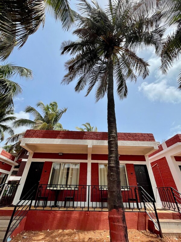 Sandcastle Beach Resort - Murud