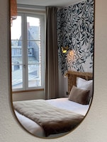 Chambre Triple Supérieure | Com decoração personalizada, com mobília individualizada 