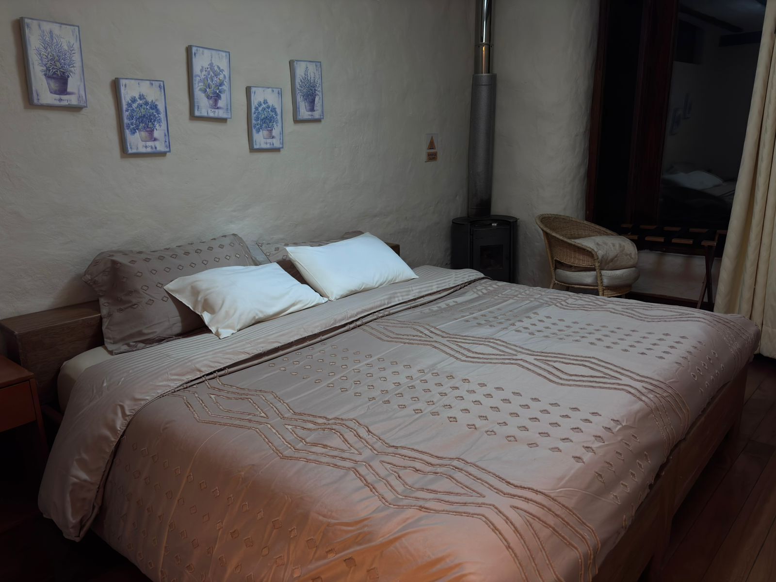 Quarto casal luxo, vista para a montanha | Roupas de cama premium, edredons de pluma, camas com colchões pillow-top