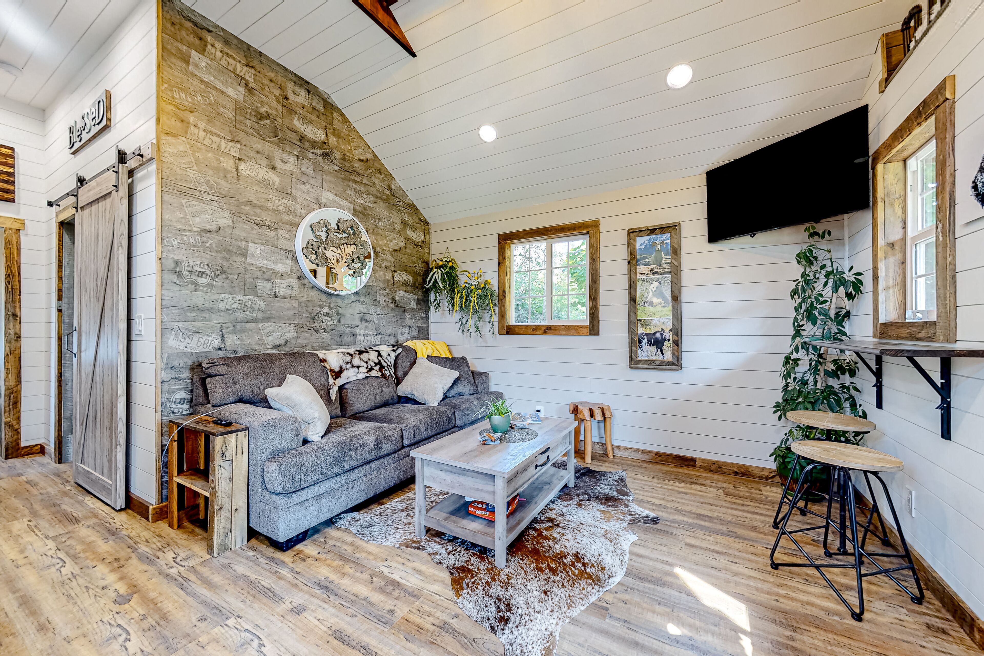 Rustic Getaway With Fireplace, Patio Area, Board Games, Full Kitchen, & Tv - 卡利斯佩爾