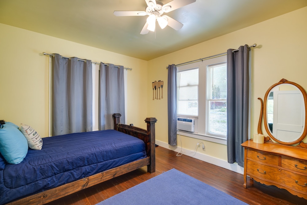 New Braunfels Vacation Rental On Lake Dunlap! - New Braunfels, TX