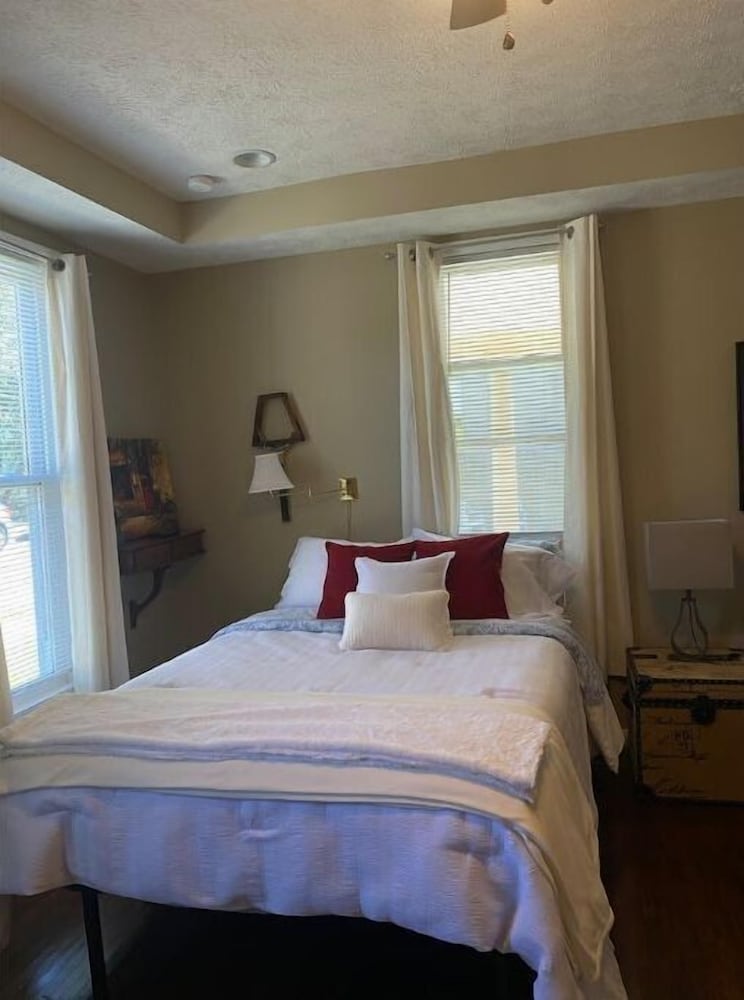 The European Inspired Studio Apartment Close To Ud - University of Dayton, Dayton