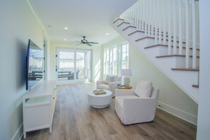 Casa, várias camas, acesso à piscina, vista para a praia | Casa de banho | Toalhas fornecidas, papel higiénico 