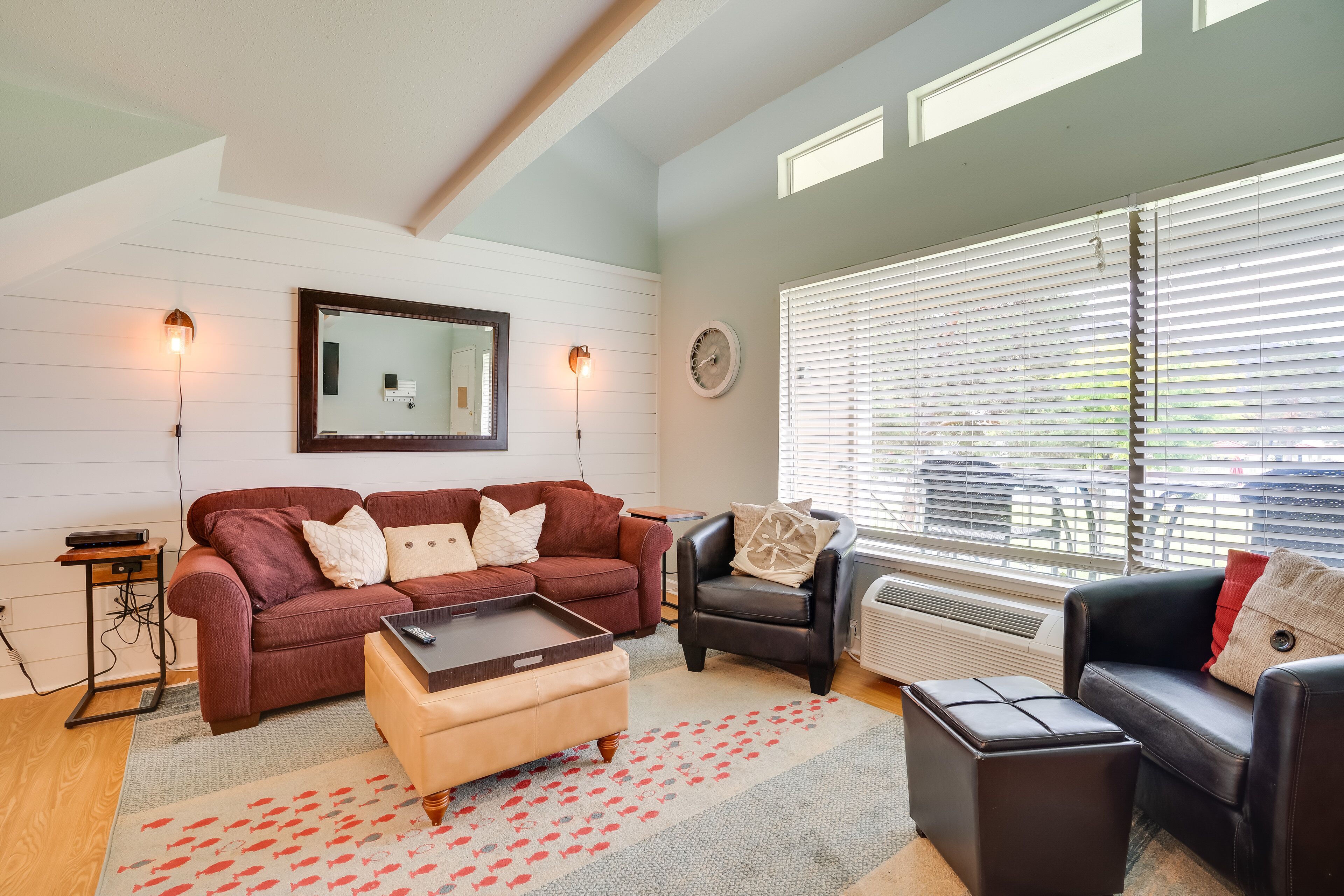 Lovely Crescent Bar Condo W/ Community Amenities! - Washington