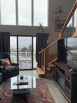 Condo luxo, vista para o oceano | Vista para a água