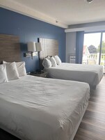 Quarto Duplo Premier, 2 camas de casal, varanda, vista para o porto | Wi-fi grátis, roupa de cama fornecida 