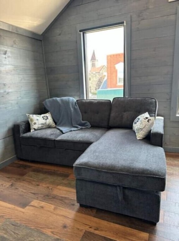 Small Town Vibe - Beaver Creek Valley State Park, Caledonia