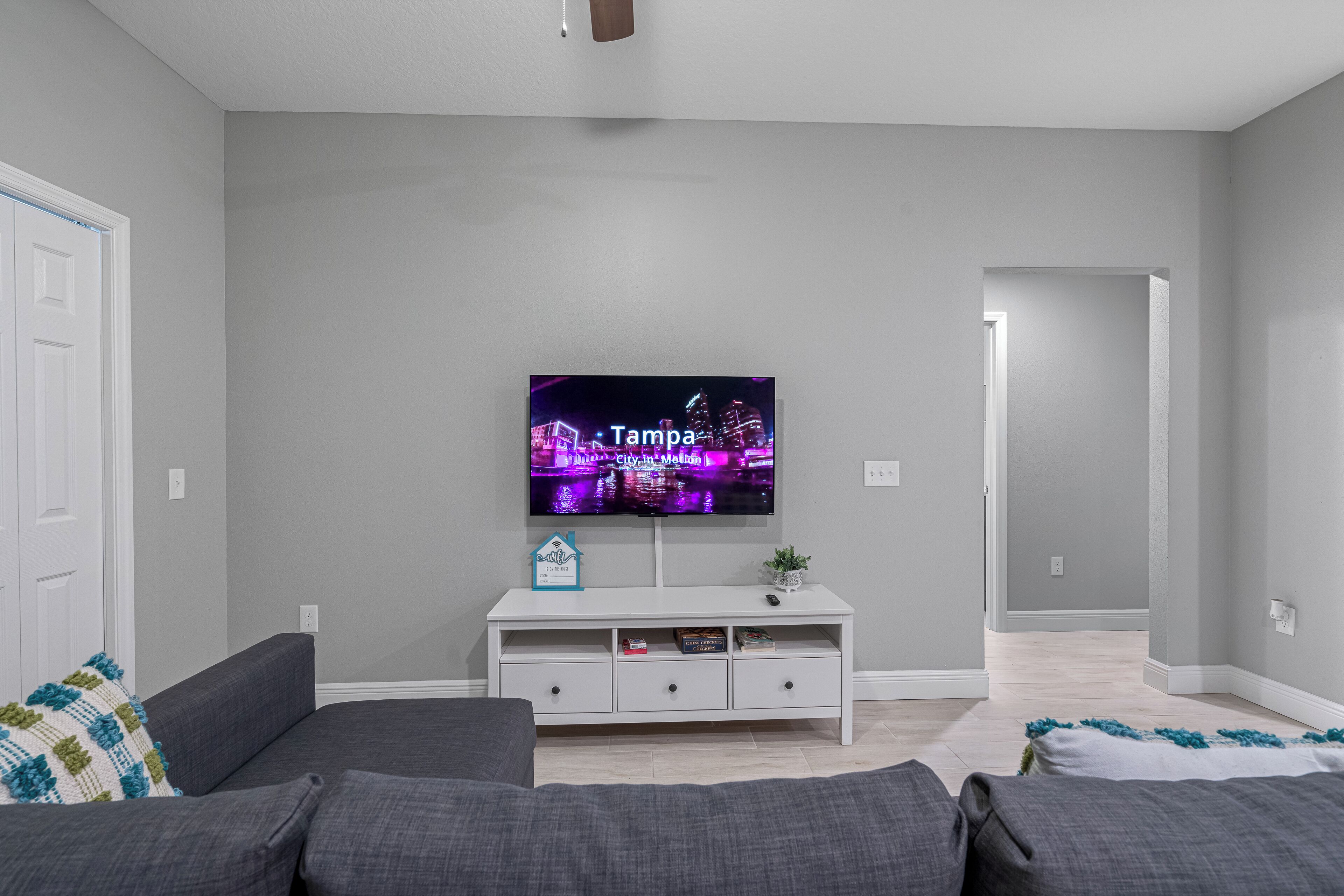 Lovely Newly Built Condo Centrally Located In Tpa - Tampa, FL