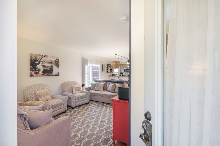 River Shores Cottage 2 Bed 2.5 Bath - Illinois