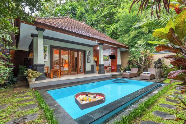 Vila romântica | Piscina particular